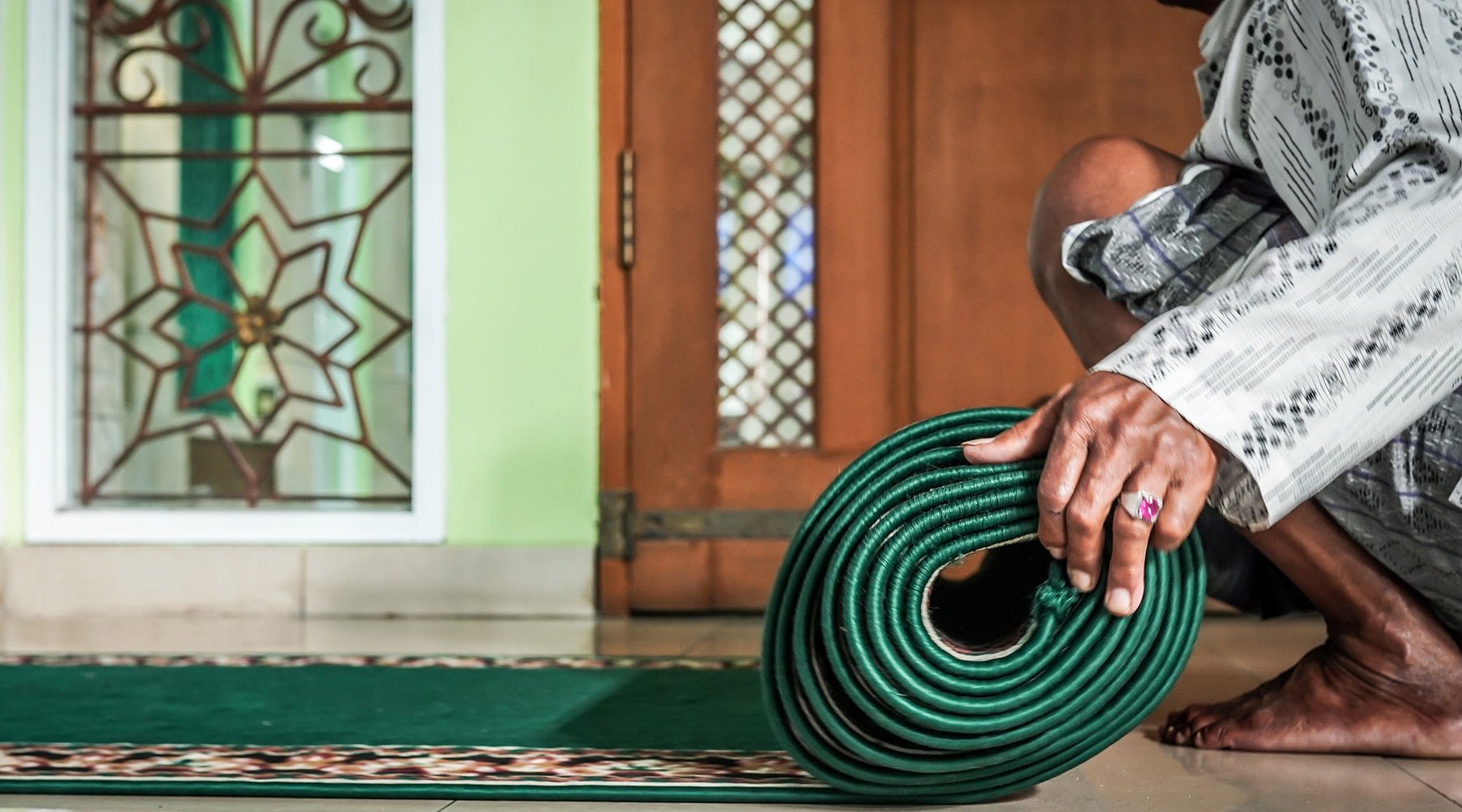 Portable Masjid Carpet Prayer Runners Roll Rugs – MUSALLA® Masjid ...